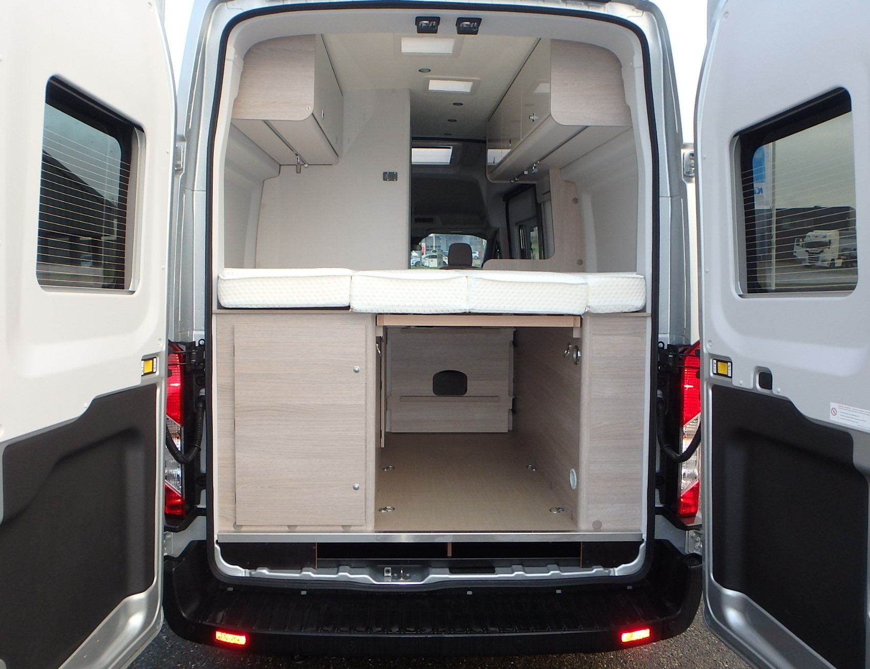 BURSTNER – LINEO C 590 *2023* | Eurotrek Campers Coevorden (Drenthe ...