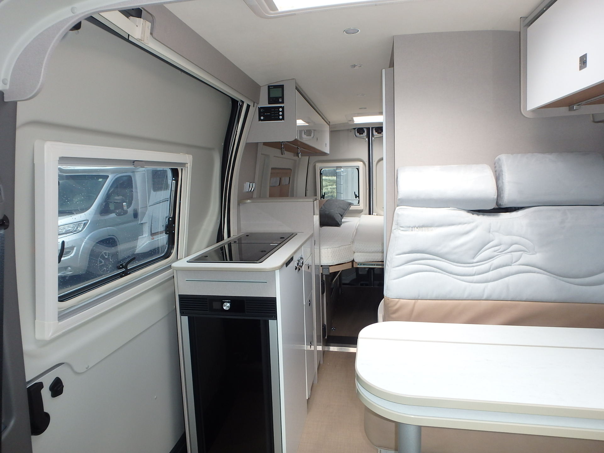 BURSTNER - DELFIN C 621 - Eurotrek Campers Coevorden (Drenthe) - De ...