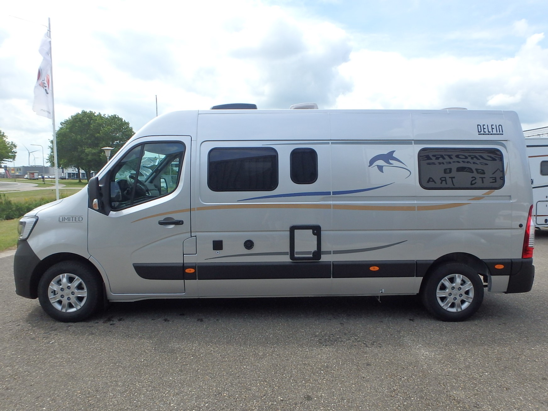 BURSTNER - DELFIN C 621 - Eurotrek Campers Coevorden (Drenthe) - De ...