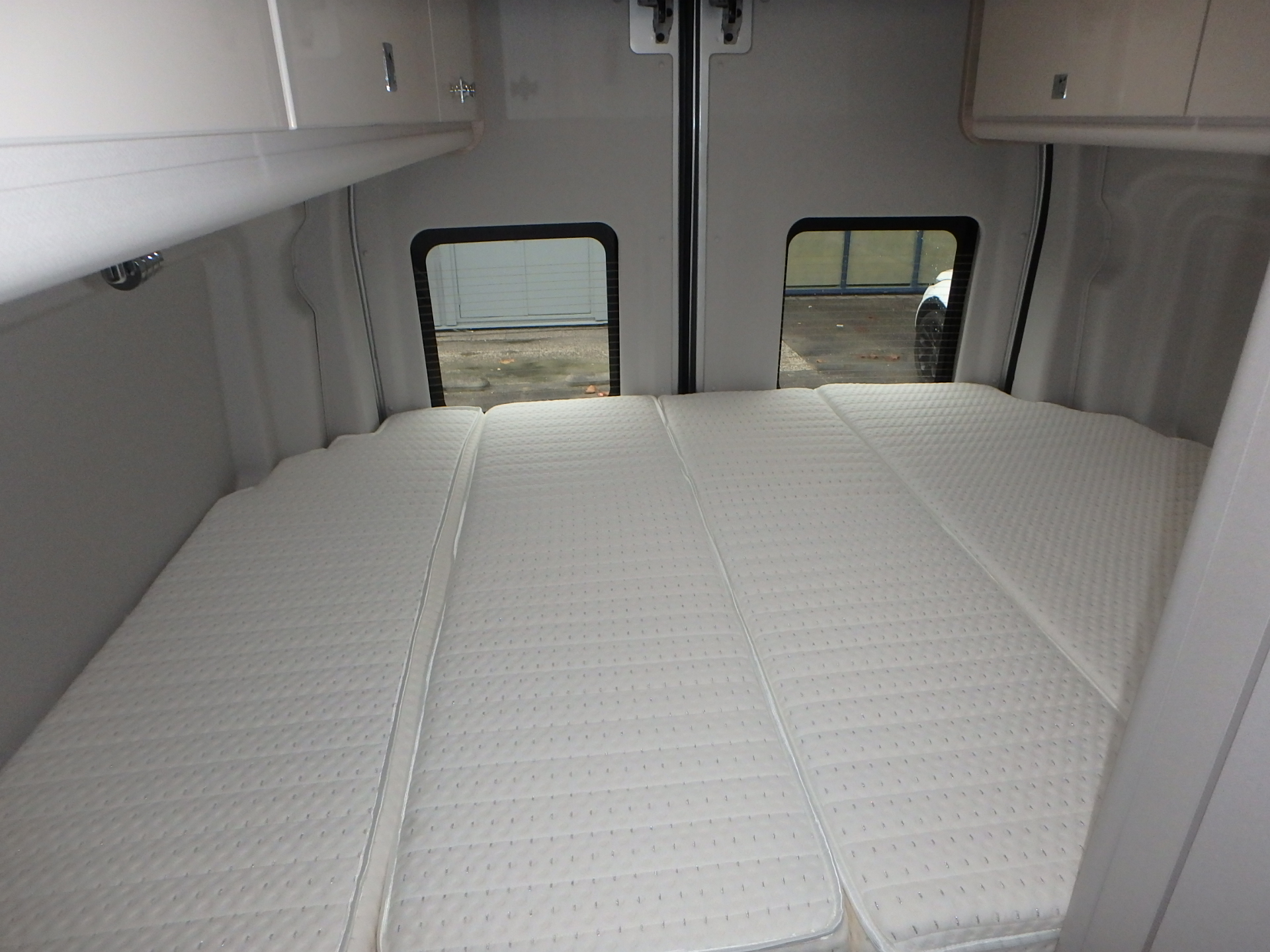 BURSTNER - LINEO C 590 - Eurotrek Campers Coevorden (Drenthe) - De ...